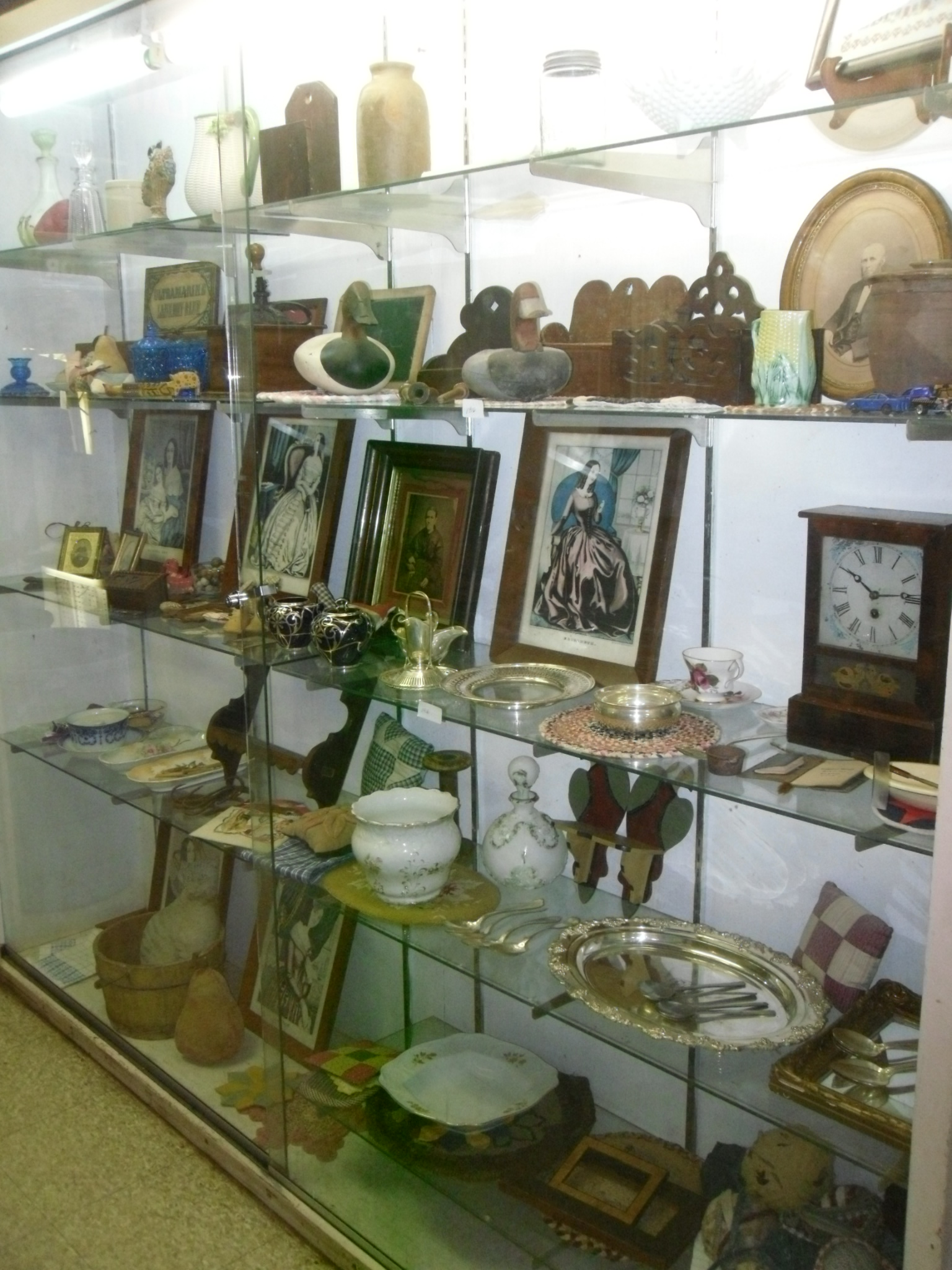 DISPLAYING YOUR SALE DISPLAYING YOUR SALE